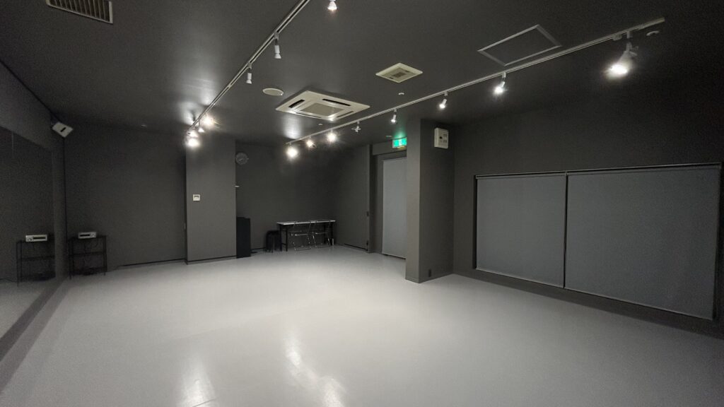 スタジオ紹介 - ZERO DANCE STUDIO