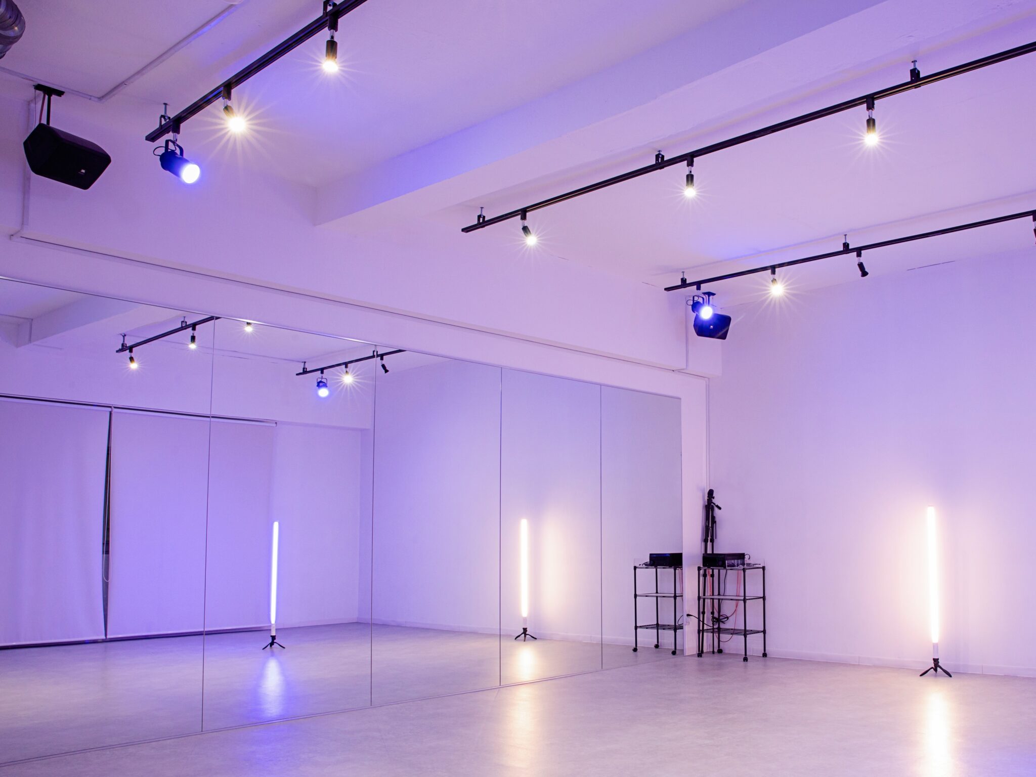 スタジオ一覧 - ZERO DANCE STUDIO